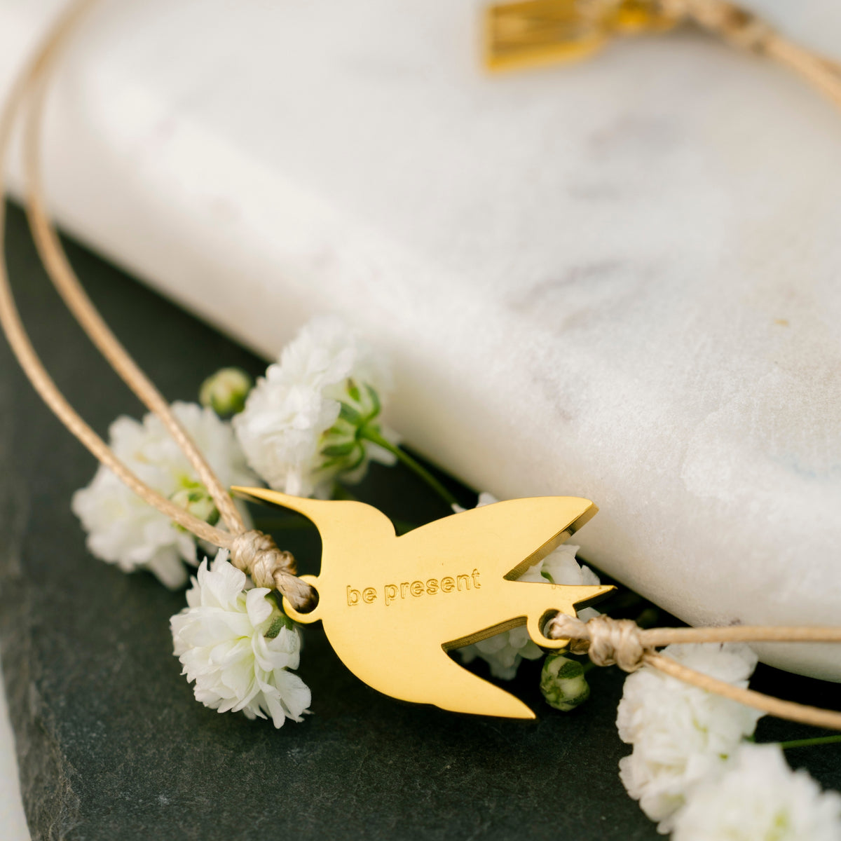 Hummingbird Thread Bracelet – Be Present Reminder | Mantra® Jewelry